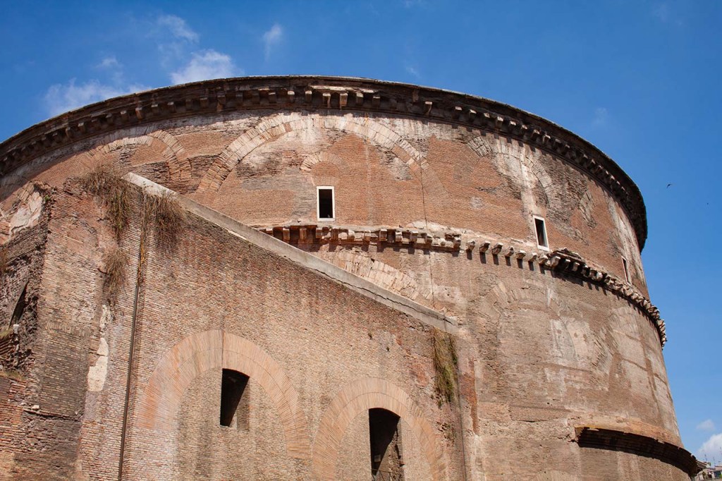 The Oculus of the Pantheon: A Window to the Heavens | RomeCabs ...